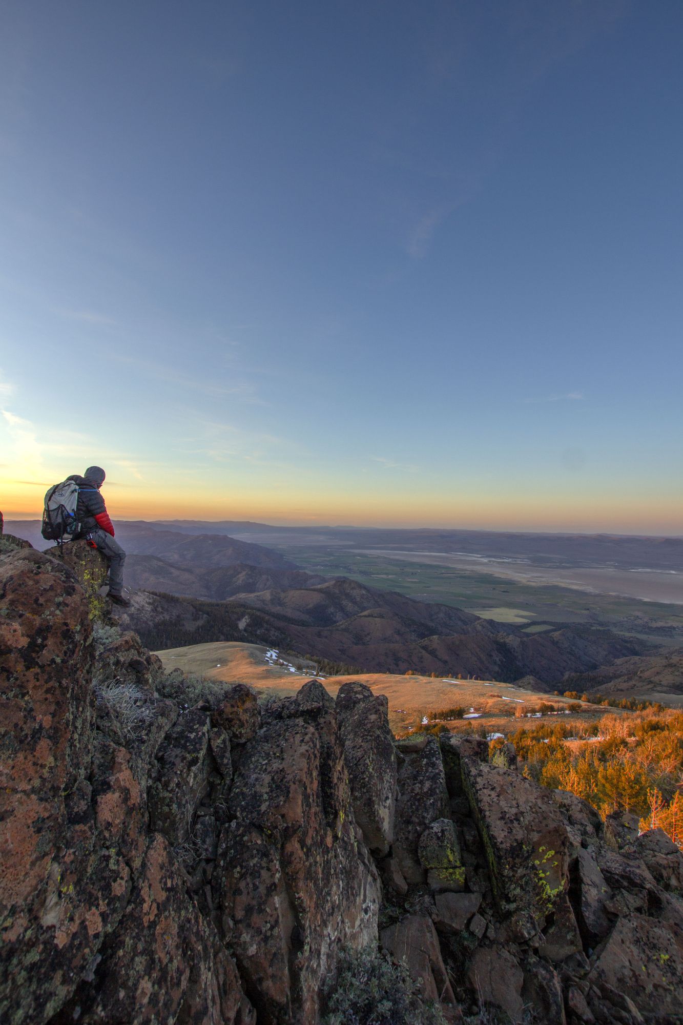 A quiet weekend walk in South Warner Wilderness. A climbing of Milk ...
